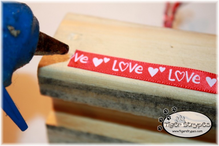 How to Make a Valentine Love Light #Craft