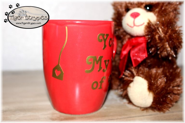 Make Some Vinyl Sticker Valentine Mugs #TigerStrypesBlog