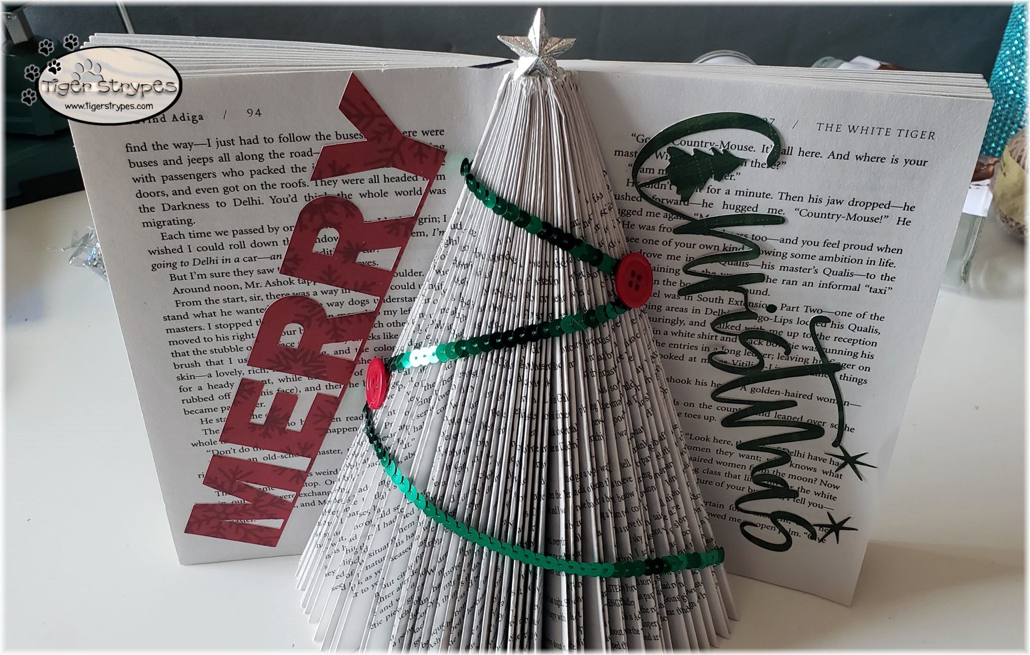Folded Book Christmas Tree Craft #TigerStrypesBlog