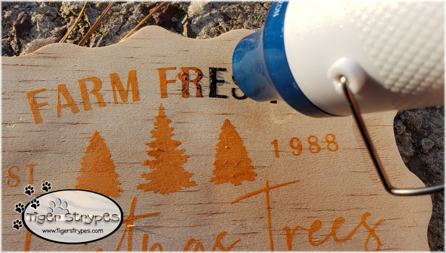 DIY Wood Burning Stencil Craft #TigerStrypesBlog