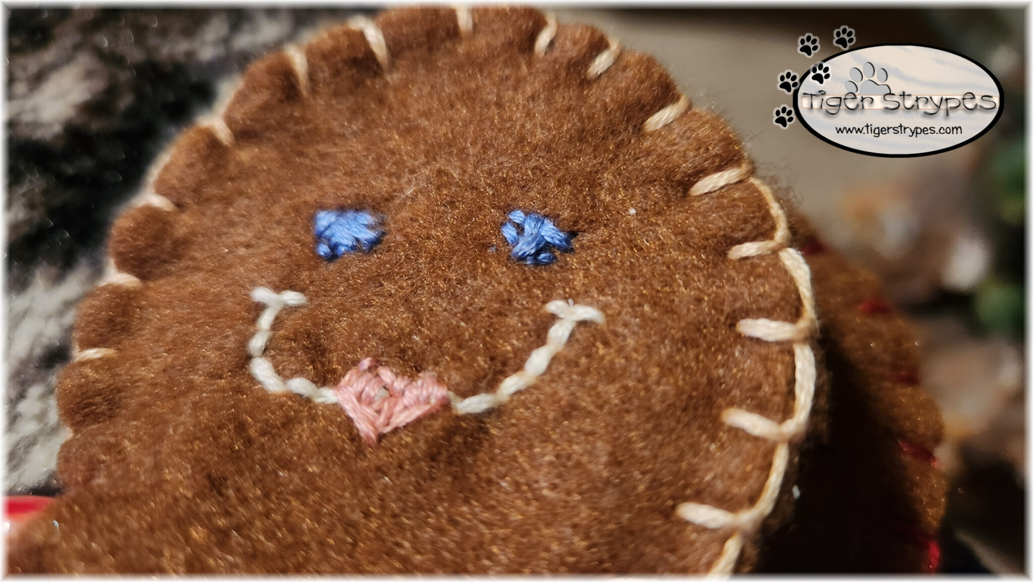 Gingerbread Candy Cane Couple (DIY/Craft) #TigerStrypesBlog